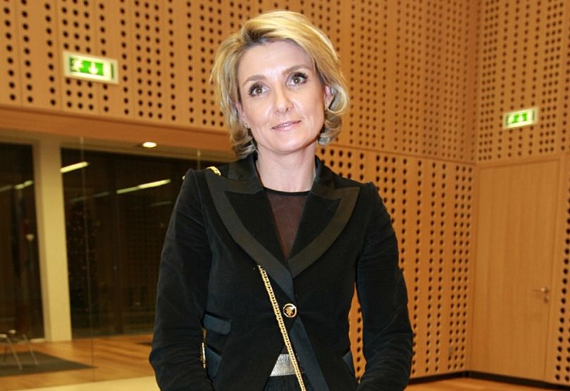 Simona Dimic spet šefica - Vestnik.si