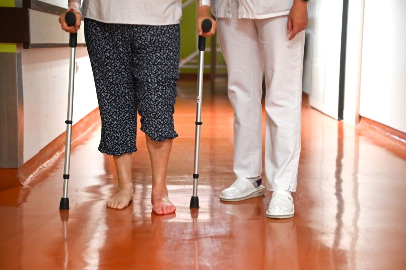 (KOLUMNA) Bolnikova uniforma - Vestnik.si