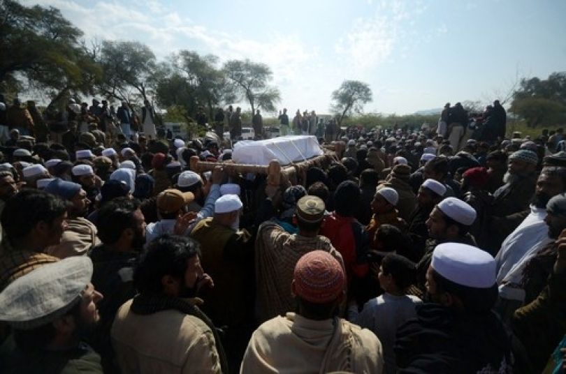 FOTO: V veliki tragediji na jezeru utonilo 49 otrok - Vestnik.si