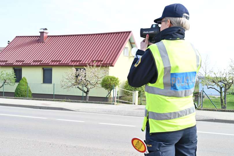 (FOTO) Poteka maraton nadzora hitrosti - Vestnik.si (FOTO) Poteka maraton nadzora hitrosti - Vestnik.si