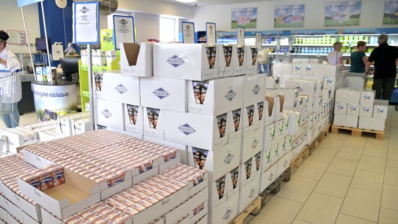 (Naj... srednje veliko podjetje 2022) Izdelki s tradicijo in po meri ...