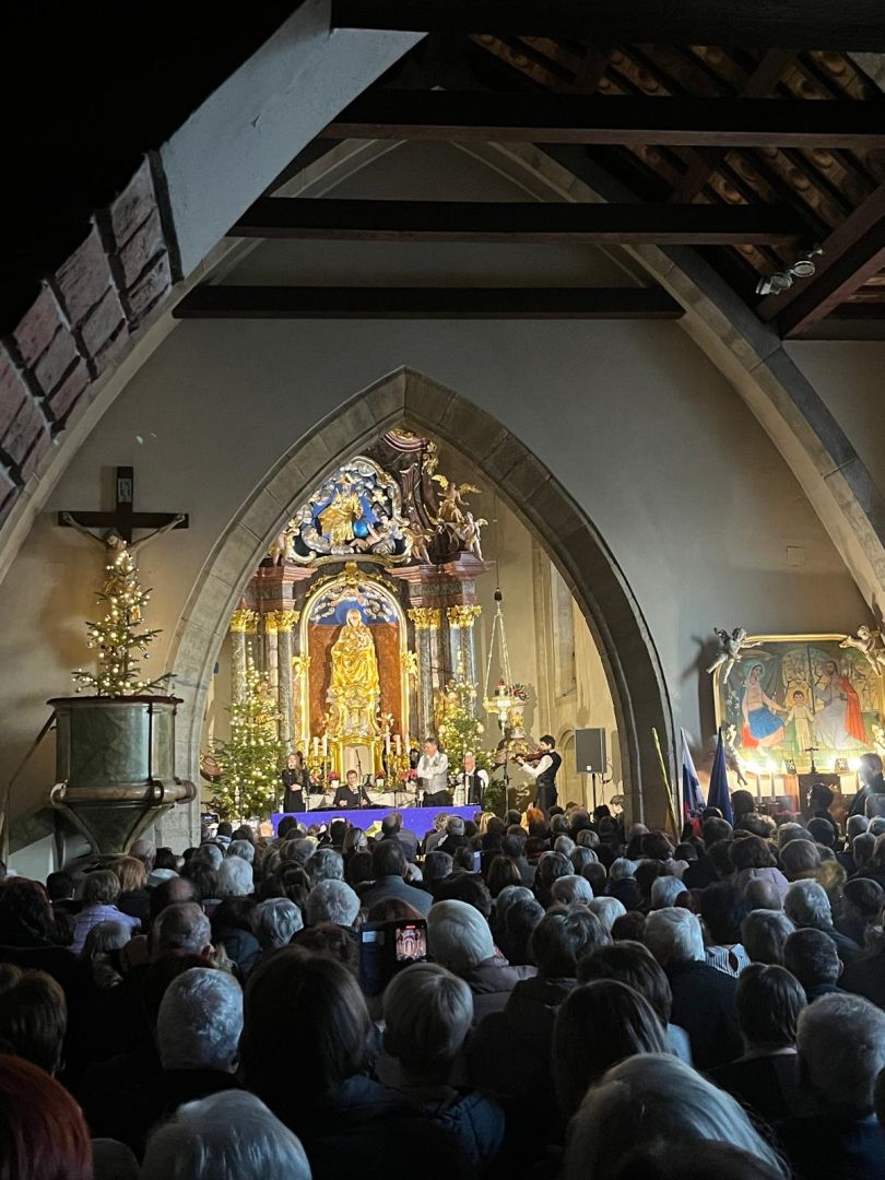 Prifarci nastopili pri Gradu - Vestnik.si